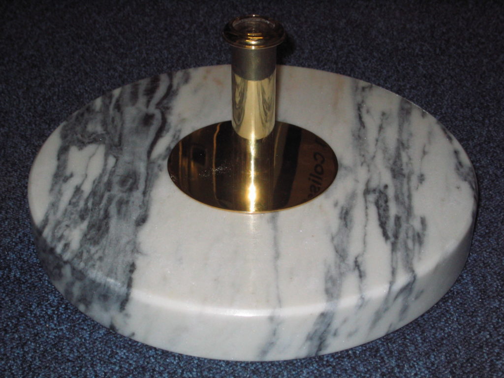 Les Socles en Marbre - Abeille Drapeaux Paris